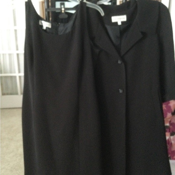 New York | Dresses | 79 Firm New York Suit Dress Matching Dress Coat Size 2 Price Been Lowered ...